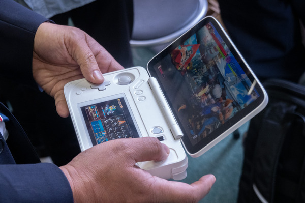 デュアル画面ゲーミングUMPC『AYANEO FLIP DS』とQWERTYキーボード搭載のKB、国内予約開始 | テクノエッジ TechnoEdge