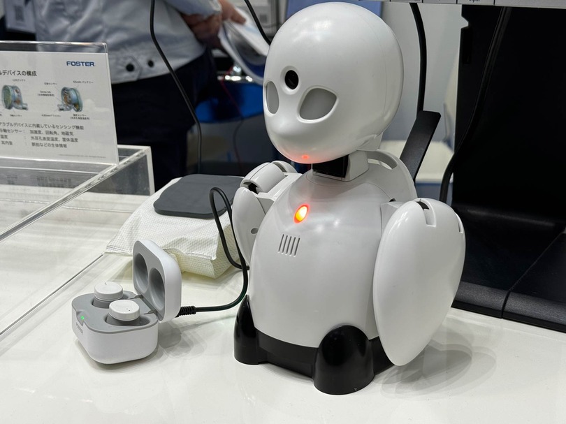 イヤホンで分身ロボット「OriHime」を遠隔操作。ヒアラブルデバイス「RN002 TW」で頭の動きや揺れを反映する研究 1枚目の写真・画像 | テクノエッジ TechnoEdge